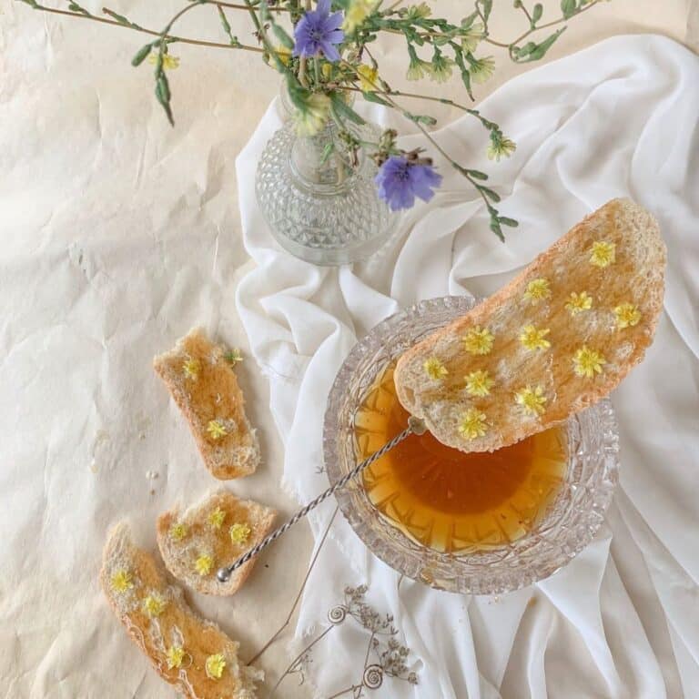 19 Cottagecore Styles and Subgenres - Makenstitch