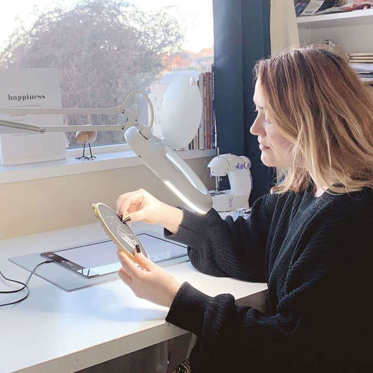 Best Magnifying Lamps For Hand Embroidery - Makenstitch