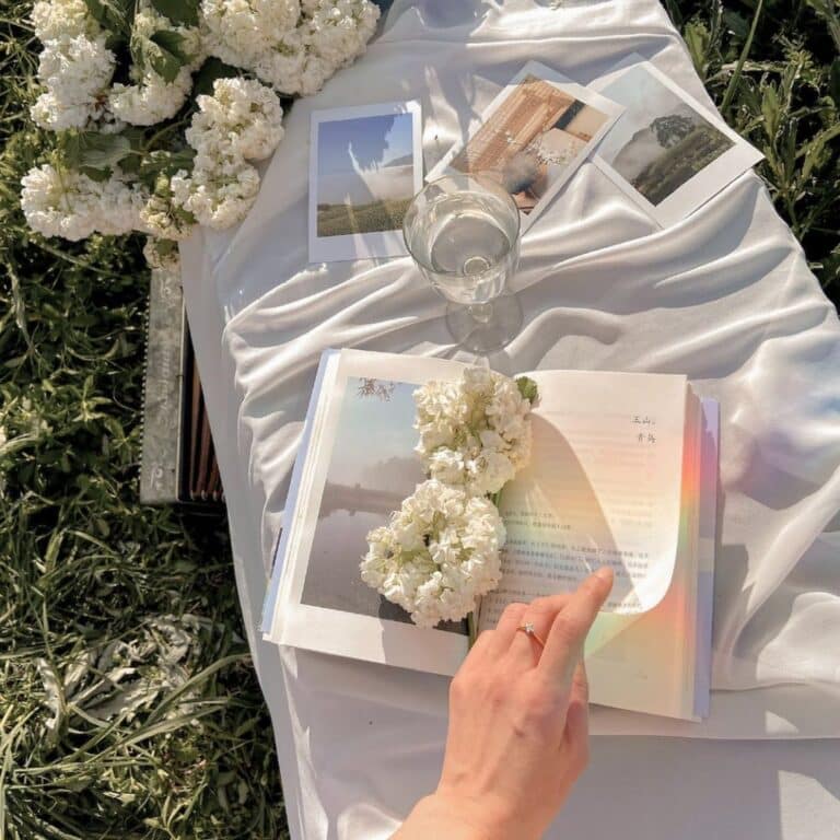 19 Cottagecore Styles and Subgenres - Makenstitch