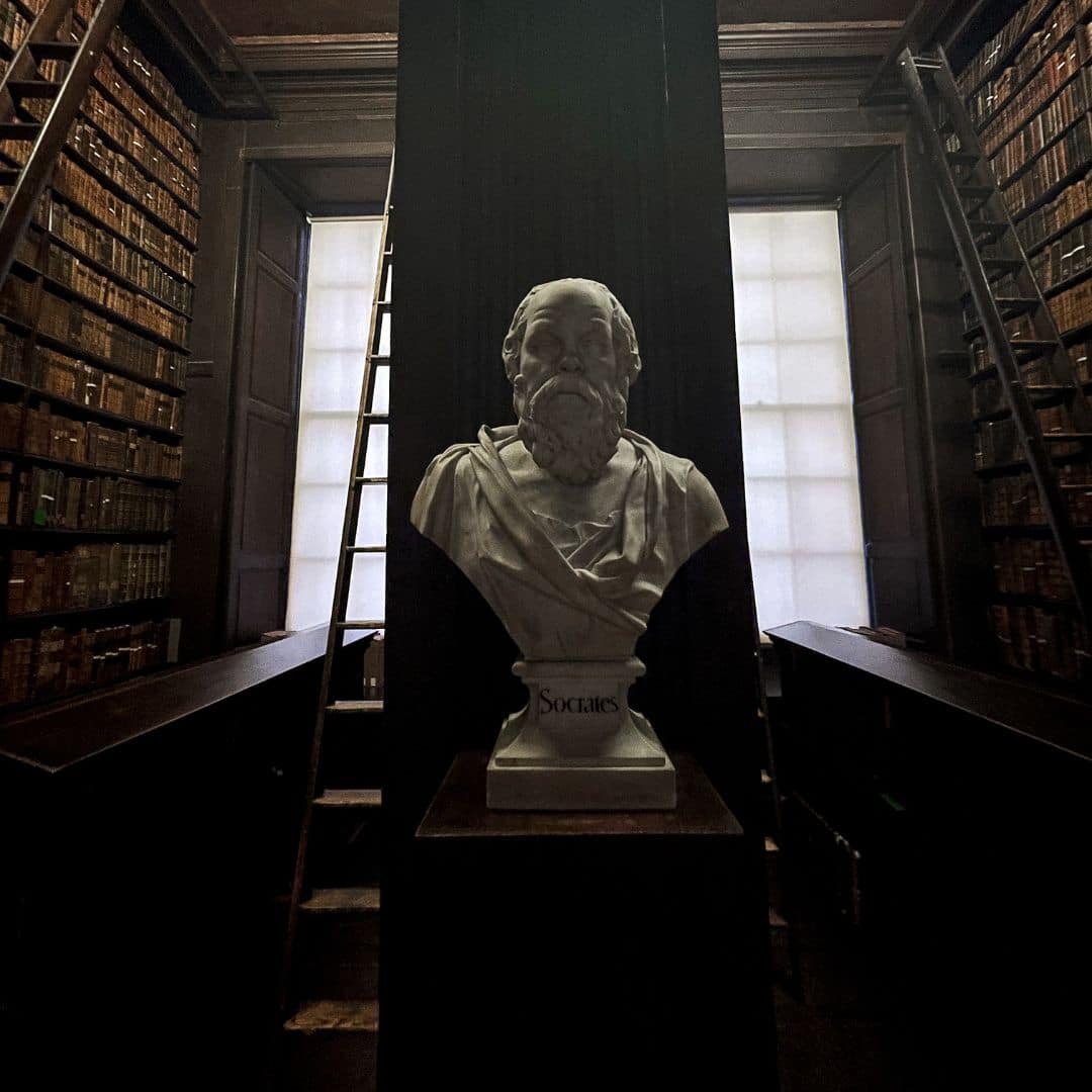 Exploring the Dark Academia Aesthetic - Makenstitch