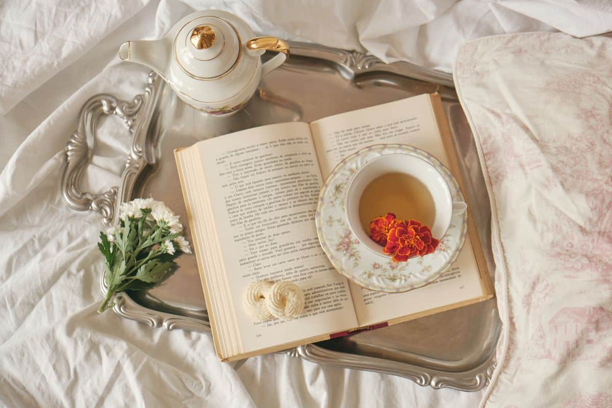 What is Cottagecore Aesthetic Exactly? - Makenstitch