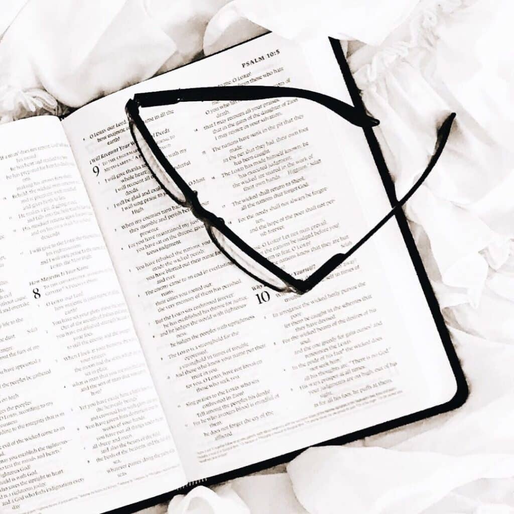 80 Bible Verses About Strength and Courage - Makenstitch