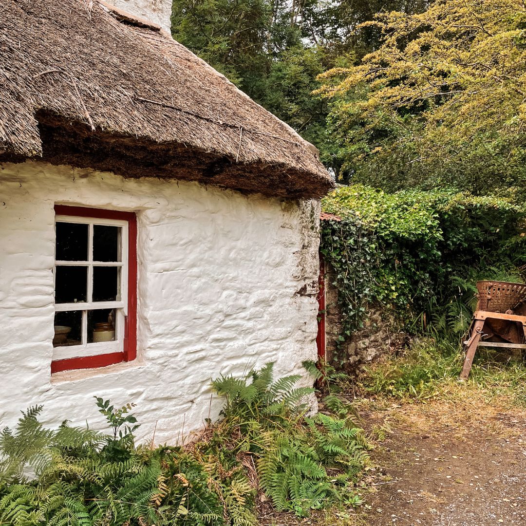 What is Cottagecore Aesthetic Exactly? - Makenstitch